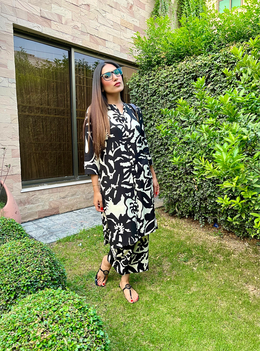 MONOCHROME – chiccloset.pk